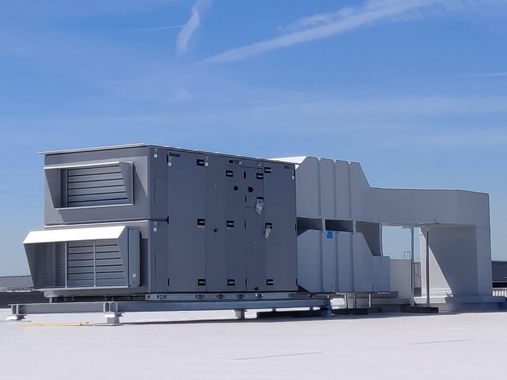 Luchtbehandelingskasten voorzien van geïntegreerde warmtepomp